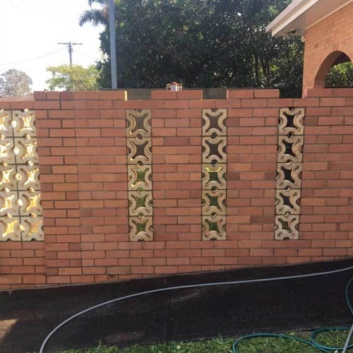 Mooloolaba - Brick Wall - Barnzys